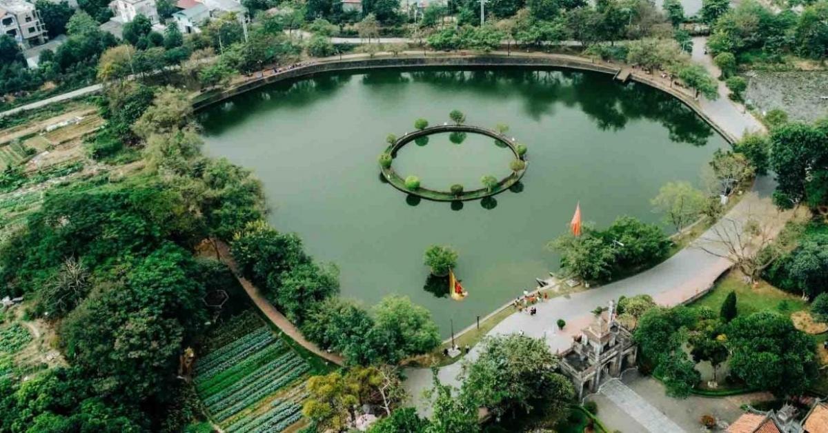 Visiting Co Loa, the 'jade well' of My Chau - Trong Thuy