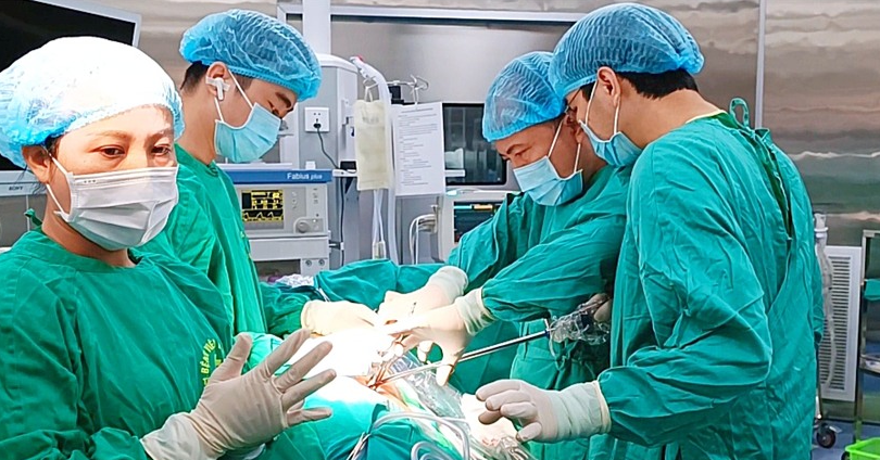 L'épouse est heureuse de pouvoir donner un rein à son mari.