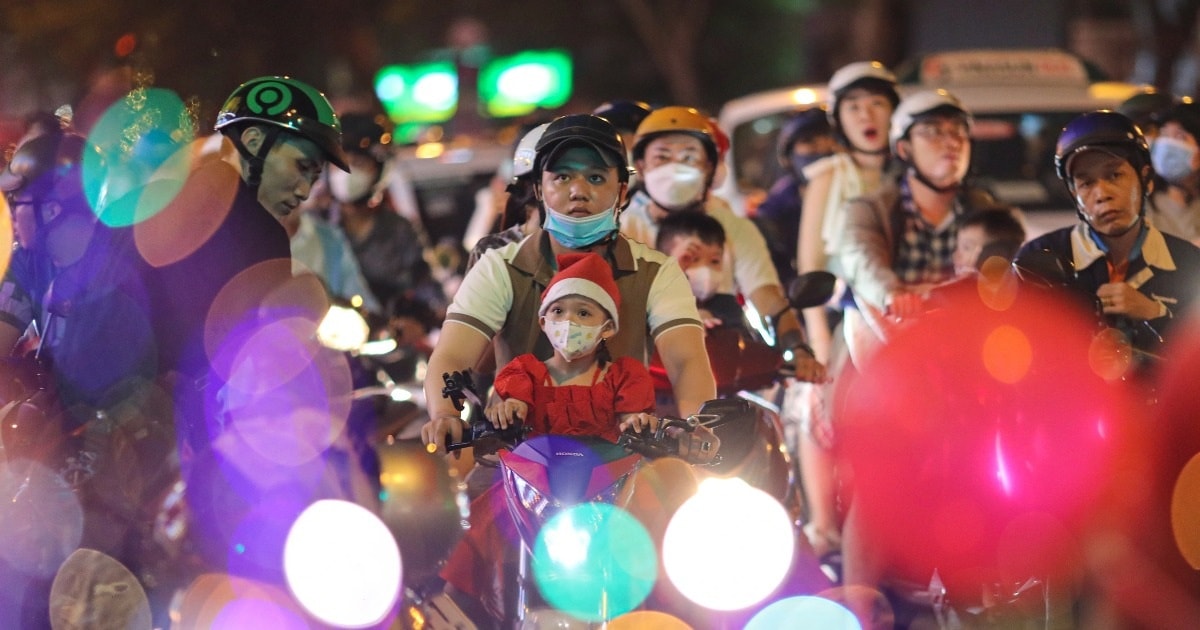 Many places in Ho Chi Minh City are congested as people take to the ...