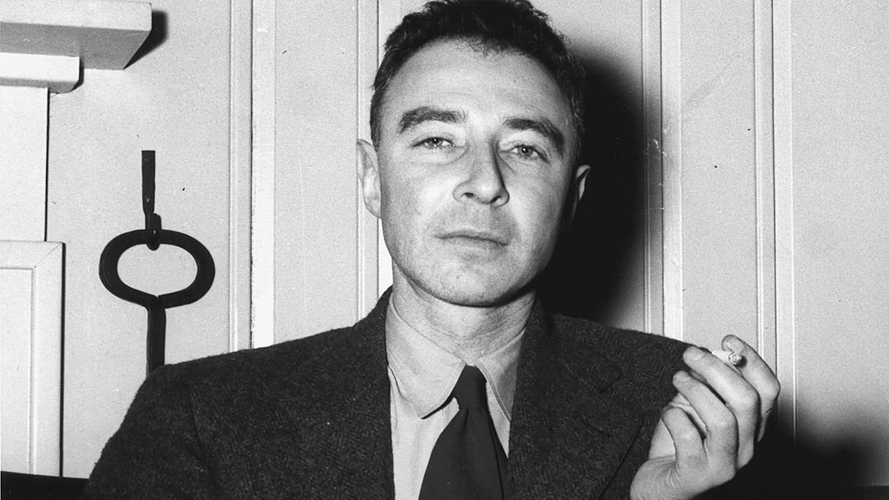 Robert Oppenheimer: Um gênio da física disfarçado de 'destruidor de mundos'