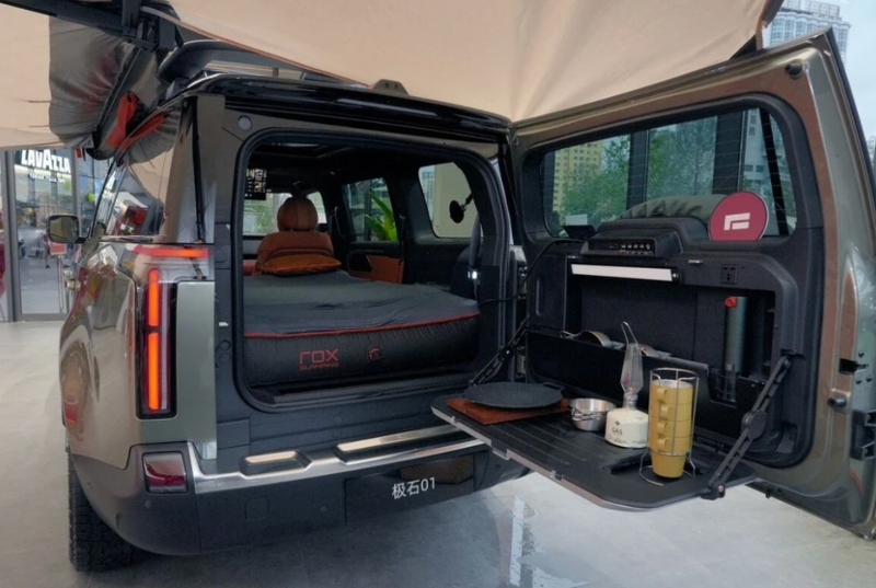 Strange equipment on Chinese electric vehicles