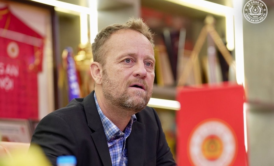 Coach Polking officially leads Hanoi Police Club