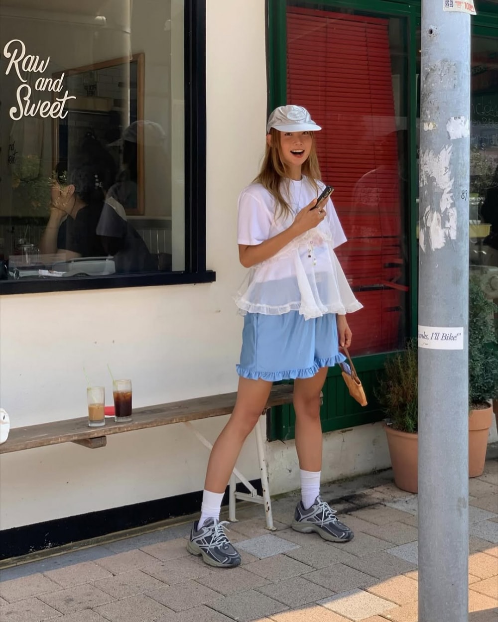 Formule de tenue « légère » avec des modèles fluides en mousseline