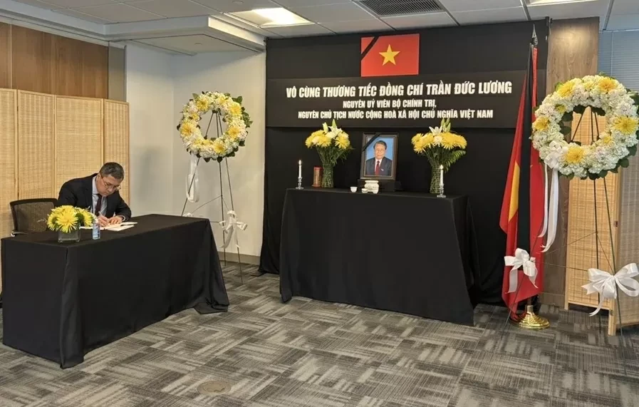 Cerimônia em memória do ex-presidente Tran Duc Luong em Nova York.