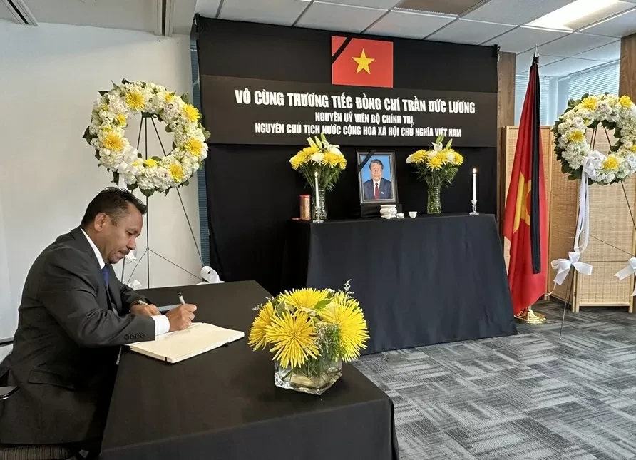 Cerimônia em memória do ex-presidente Tran Duc Luong em Nova York.