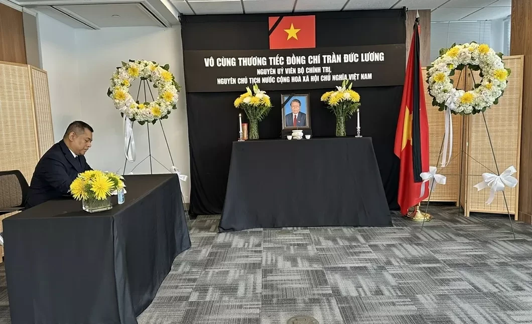 Cerimônia em memória do ex-presidente Tran Duc Luong em Nova York.