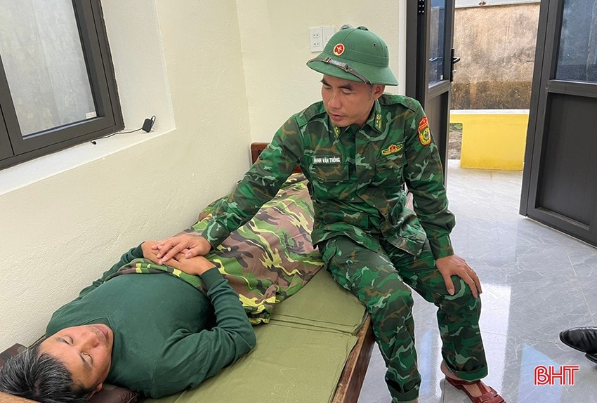 Coal ship sank in Ha Tinh waters, 10 crew members not found yet