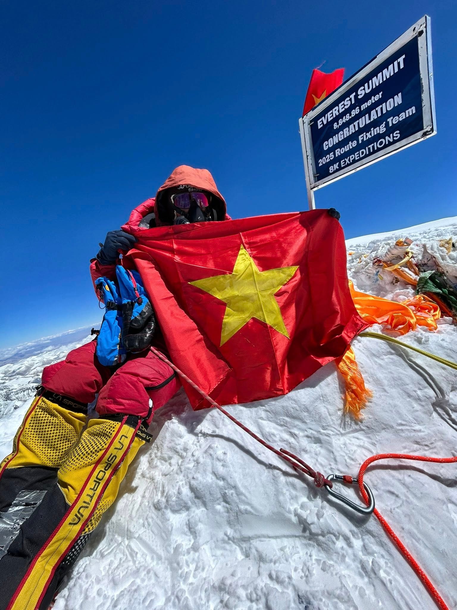 Menghabiskan lebih dari 2 miliar VND, 40 hari tanpa koneksi internet ...