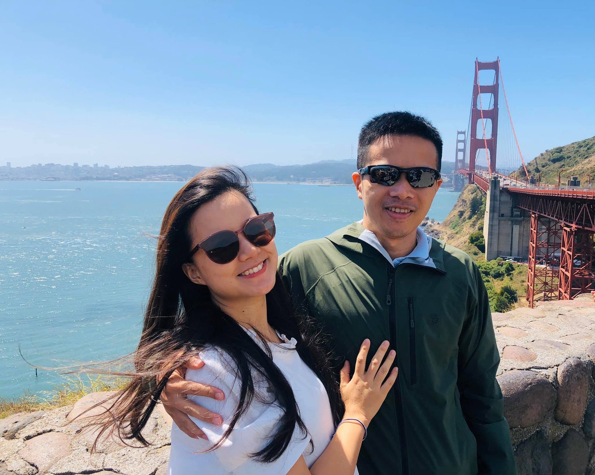 Potret suami kaya yang 'mendukung' kreasi model Eager Village milik MC ...