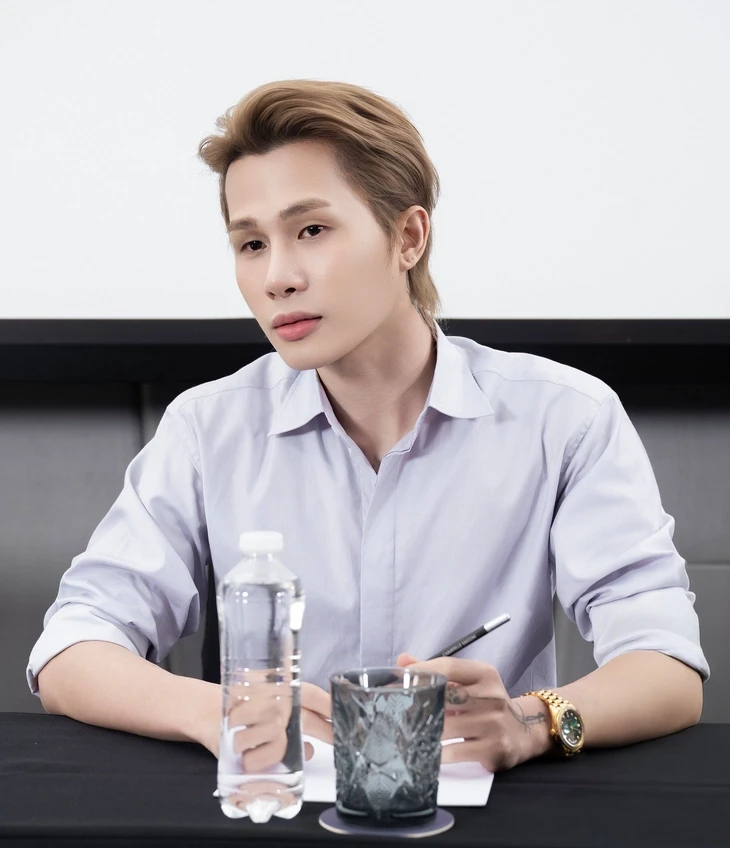 Jack disse à sua filha de 4 anos: "Você tem um pai famoso, e eu me ...