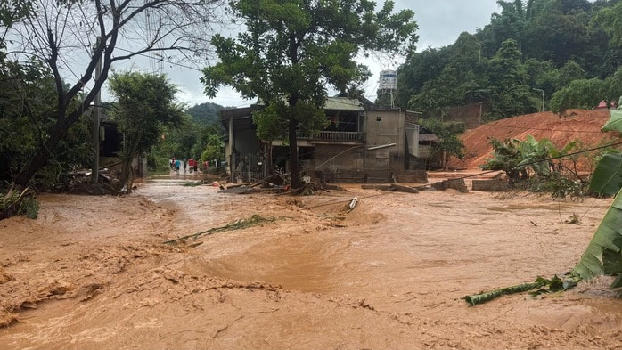 Inundações repentinas e deslizamentos de terra em Dien Bien: Primeiro ...