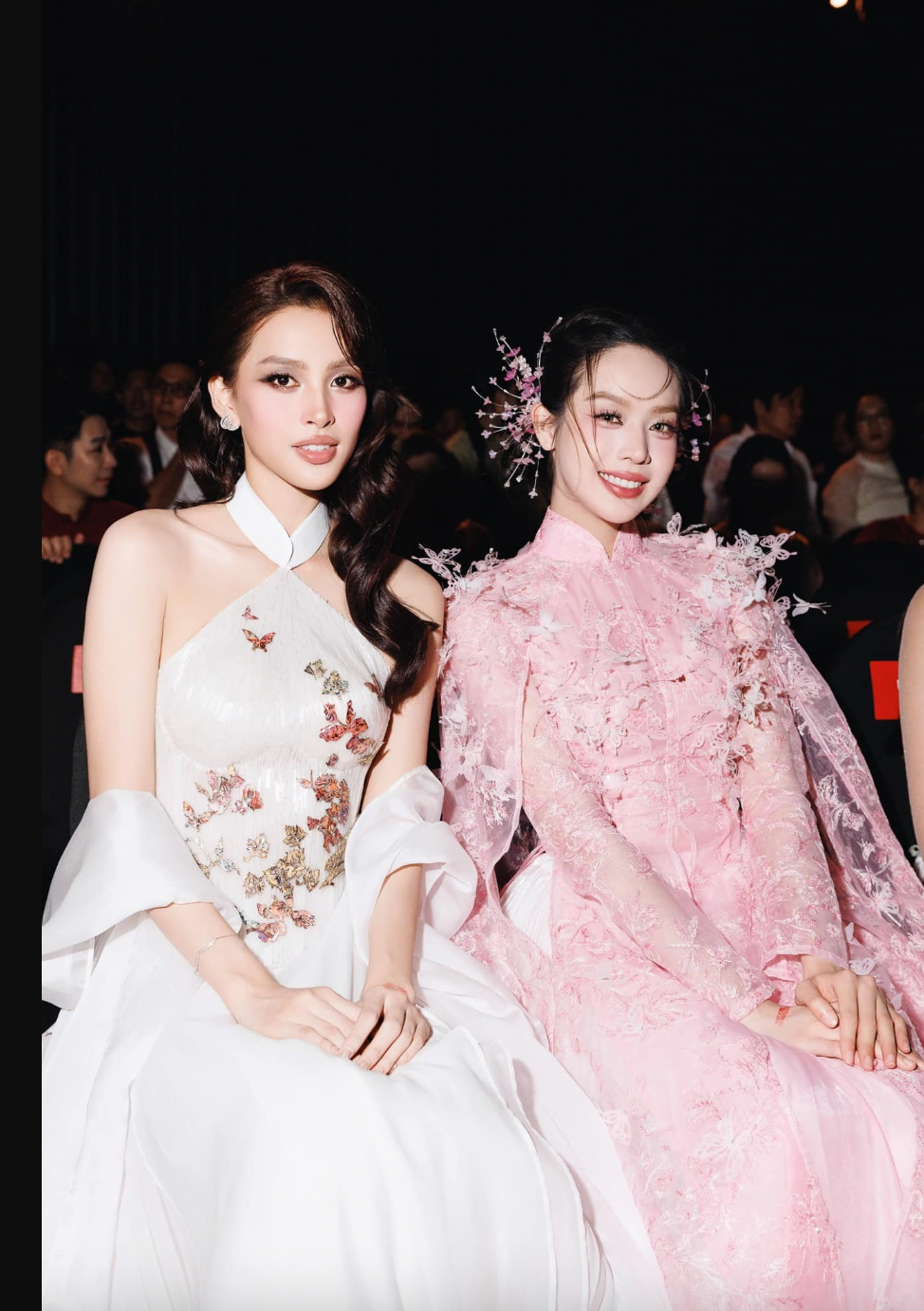 The moment Miss Vietnam from Da Nang competes with Tran Tieu Vy in ...