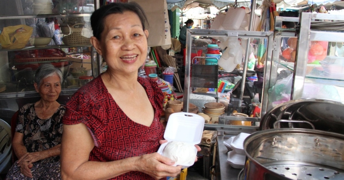 Duas irmãs solteiras, na casa dos 80 anos, em Ho Chi Minh, vendem 50 ...