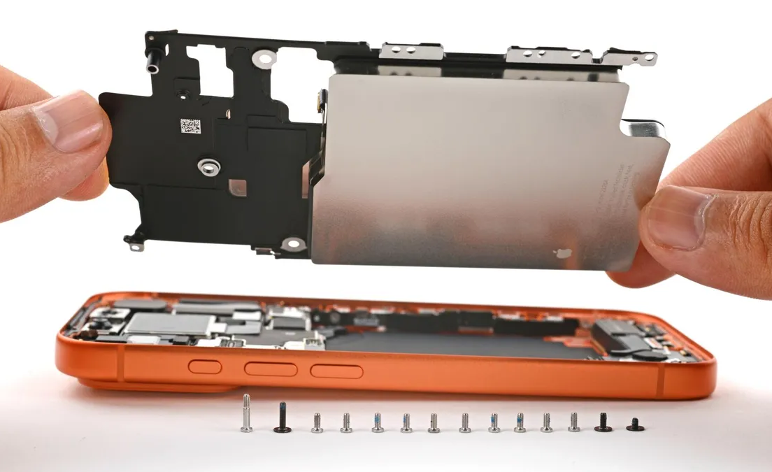 Apple sells iPhone 17 repair parts and tools, users can repair at home