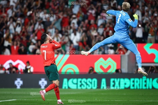 Ronaldo nói về World Cup và… mỉa mai Messi