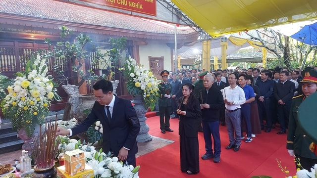 Memorial service and burial of many martyrs' remains found in the Eight ...