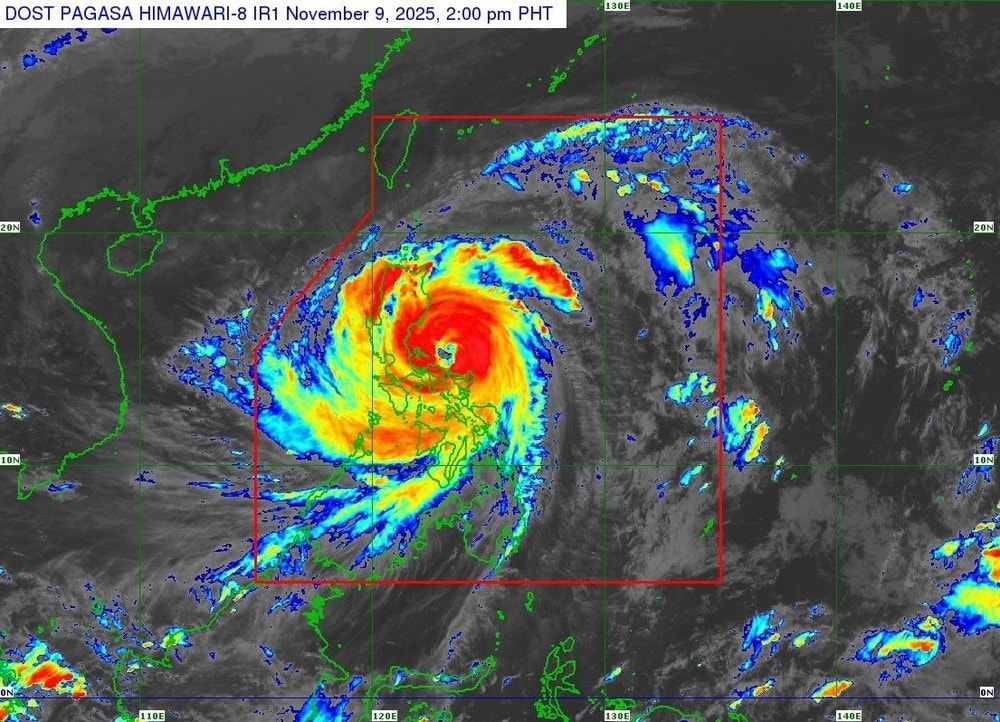 Super typhoon Fung-wong hits the Philippines, nearly a million people evacuated
