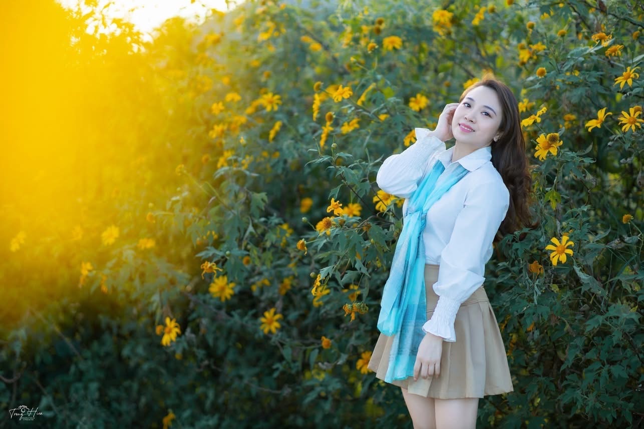 Mùa hoa dã quỳ rực rỡ trên núi lửa Chư Đăng Ya