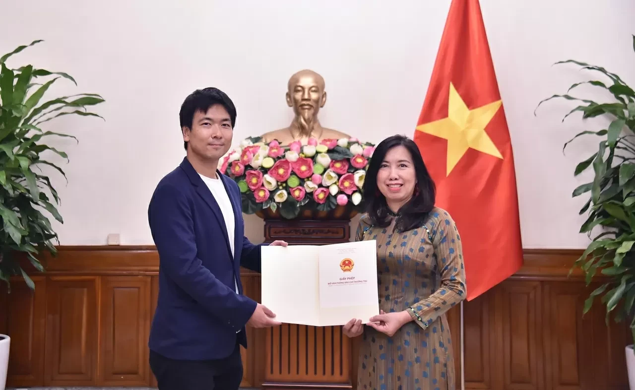 Granting License to Reopen Nihon Denpa News' Permanent Office in Vietnam