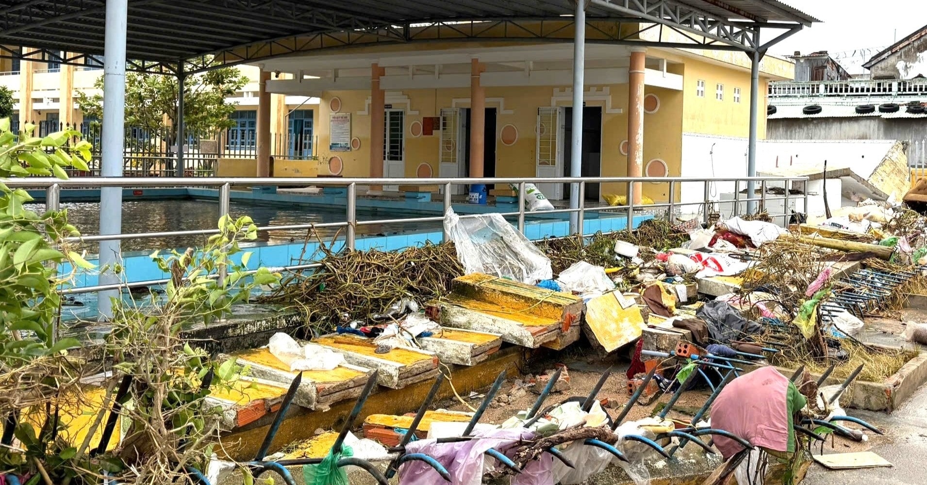 Dak Lak: Many students have not returned to school after the historic flood
