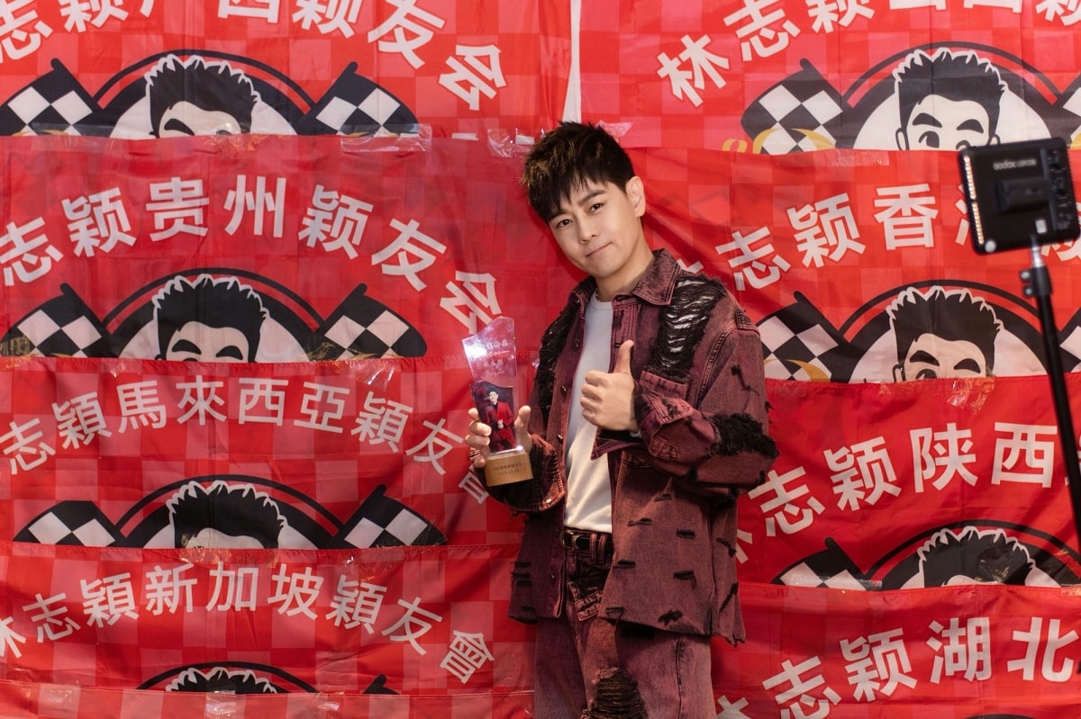 Jimmy Lin shocks with youthful appearance at age 51