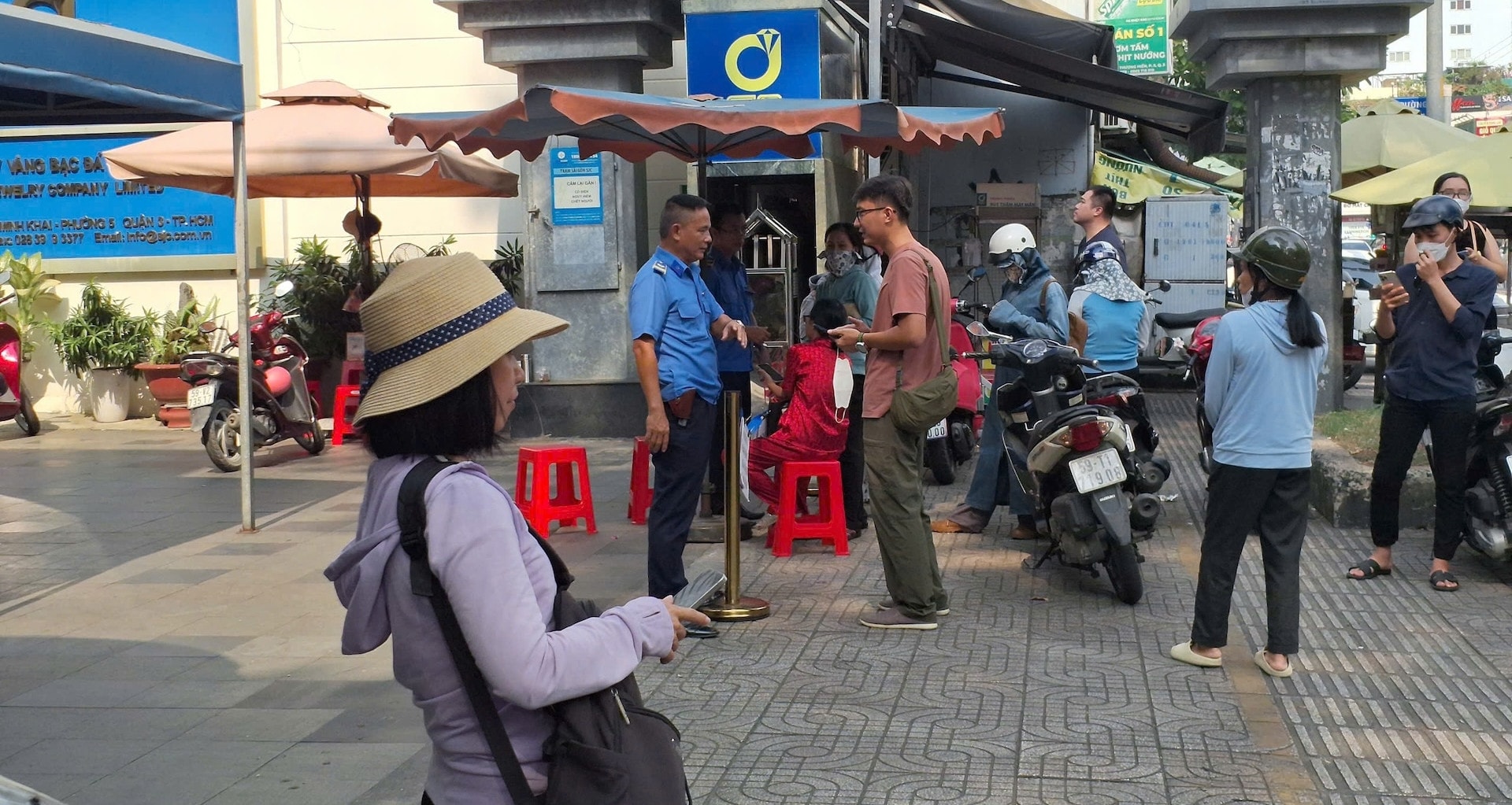 Gold prices reach new high: Online attempts to buy SJC gold bars fail ...