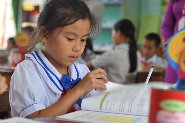 The Ministry of Education and Training has selected a set of textbooks ...