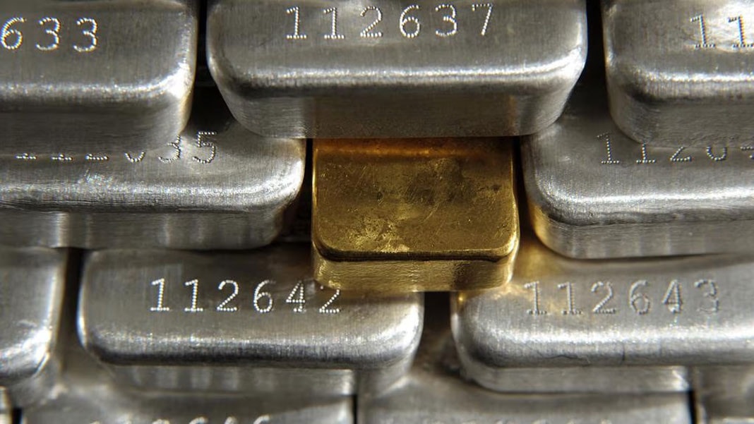 Silver price today, January 8, 2026: Plummeting, look for a stop-loss ...