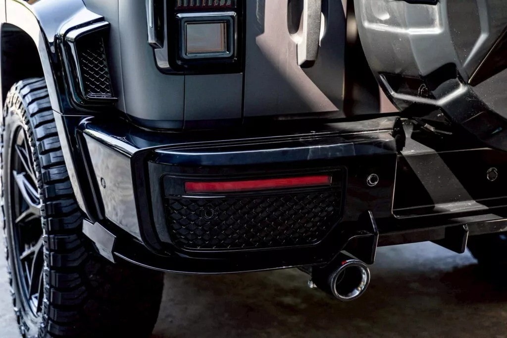Modified SUV that 'imitates' the Mercedes-AMG G63