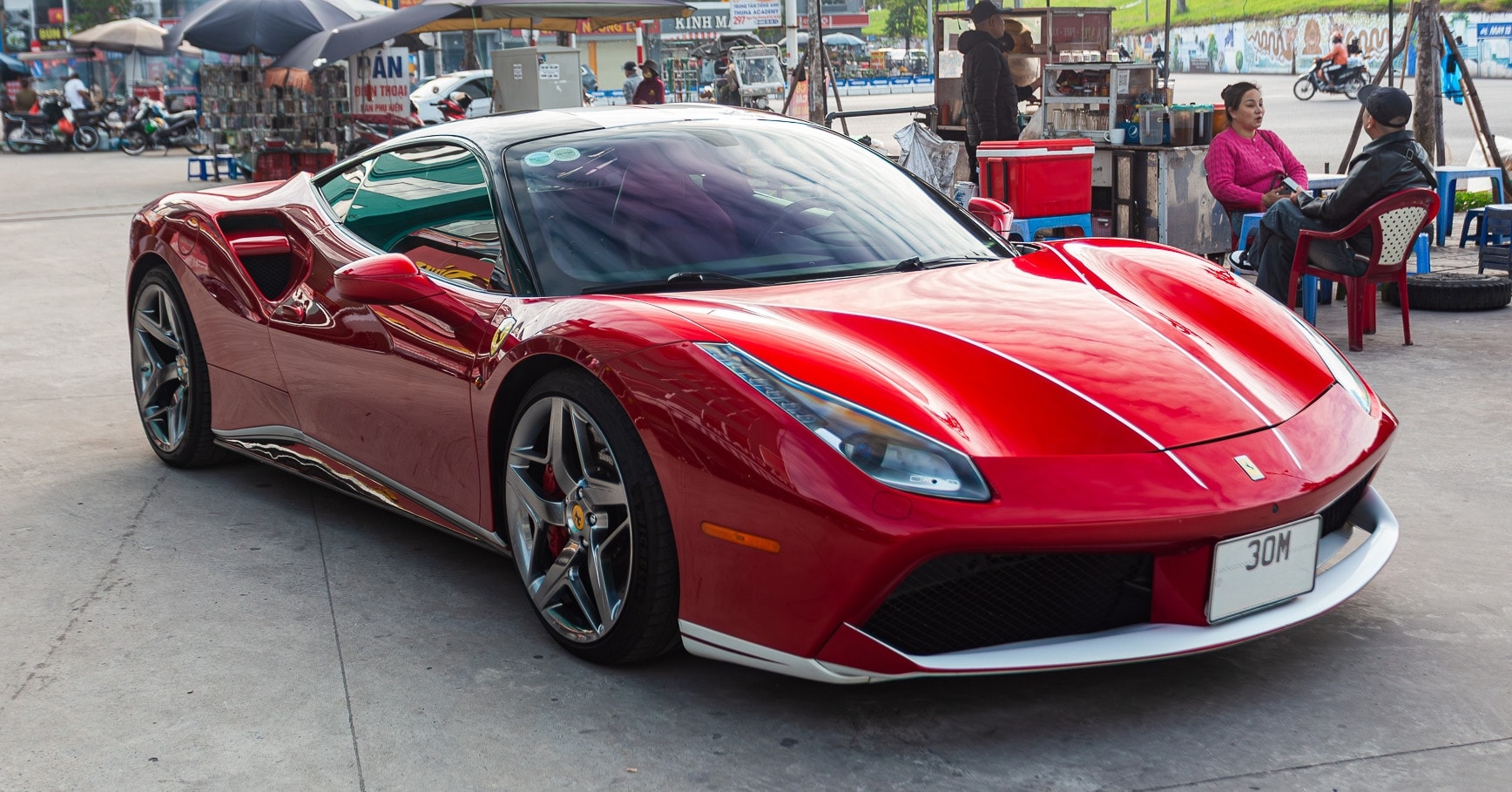 Dàn siêu xe, xe sang hơn trăm tỷ dạo phố Hà Nội, chiếc đắt nhất giá hơn ...