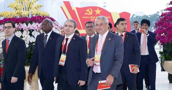 Para Ibu Vietnam yang heroik dan tamu internasional menghadiri upacara ...