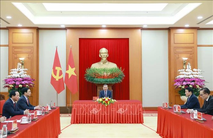 Russian President Vladimir Putin held a phone call with General ...