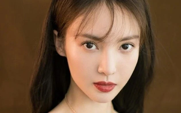 Hoa khôi trường múa lái Mercedes G63 gây tai nạn rồi bỏ trốn